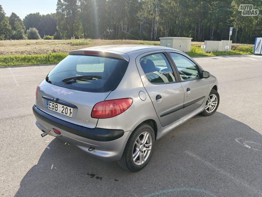 Pelēks Peugeot 206 2001 Kauņa, ar dzinēja tilpumu 1.90 L un nobraukumu 229 tūkst. km par 890 €, foto 4 vietnē AUTOMOTO.COM.LV