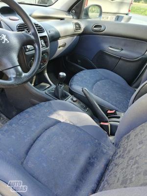 Pelēks Peugeot 206 2001 Kauņa, ar dzinēja tilpumu 1.90 L un nobraukumu 229 tūkst. km par 890 €, foto 6 vietnē AUTOMOTO.COM.LV
