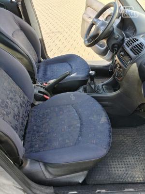 Pelēks Peugeot 206 2001 Kauņa, ar dzinēja tilpumu 1.90 L un nobraukumu 229 tūkst. km par 890 €, foto 7 vietnē AUTOMOTO.COM.LV