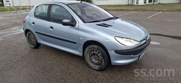 Grey Peugeot 206 2001 in Jekabpils, with an engine capacity of 2.00 L and mileage of 254 thousand km for 1100 €, photo 2 on AUTOMOTO.COM.LV