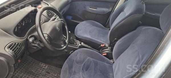 Grey Peugeot 206 2001 in Jekabpils, with an engine capacity of 2.00 L and mileage of 254 thousand km for 1100 €, photo 5 on AUTOMOTO.COM.LV