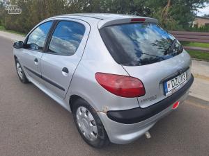 Pelēks Peugeot 206 2002 Ukmergė, ar dzinēja tilpumu 1.40 L un nobraukumu 208 tūkst. km par 555 €, foto 4 vietnē AUTOMOTO.COM.LV