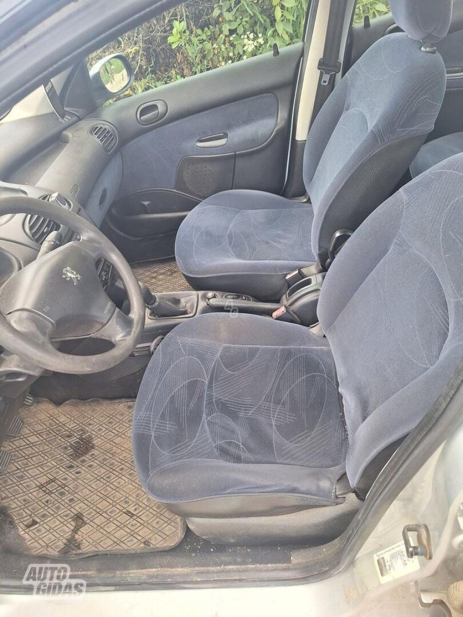 Pelēks Peugeot 206 2002 Ukmergė, ar dzinēja tilpumu 1.40 L un nobraukumu 208 tūkst. km par 555 €, foto 7 vietnē AUTOMOTO.COM.LV