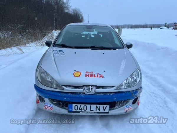 Pelēks Peugeot 206 2003 Tallina, ar dzinēja tilpumu 1.60 L un nobraukumu 100 tūkst. km par 4500 €, foto 2 vietnē AUTOMOTO.COM.LV