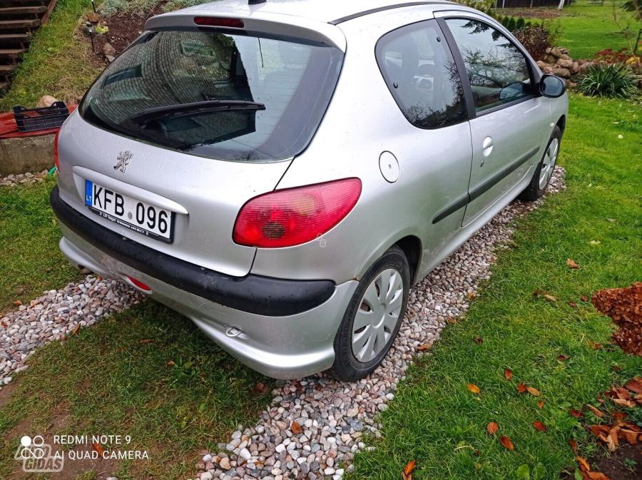 Grey Peugeot 206 2003 in Raseiniai, with an engine capacity of 1.40 L and mileage of 220 thousand km for 980 €, photo 5 on AUTOMOTO.COM.LV