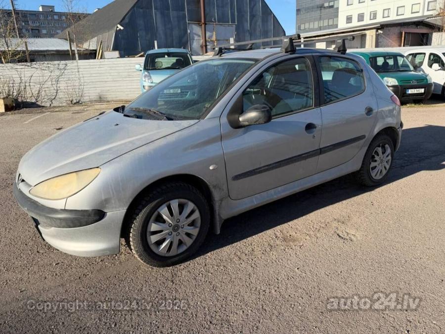 Grey Peugeot 206 2003 in Tallinn, with an engine capacity of 1.40 L and mileage of 209 thousand km for 799 €, photo 3 on AUTOMOTO.COM.LV
