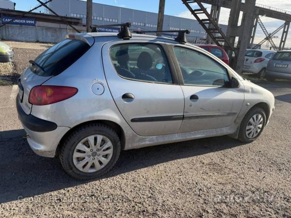 Grey Peugeot 206 2003 in Tallinn, with an engine capacity of 1.40 L and mileage of 209 thousand km for 799 €, photo 3 on AUTOMOTO.COM.LV