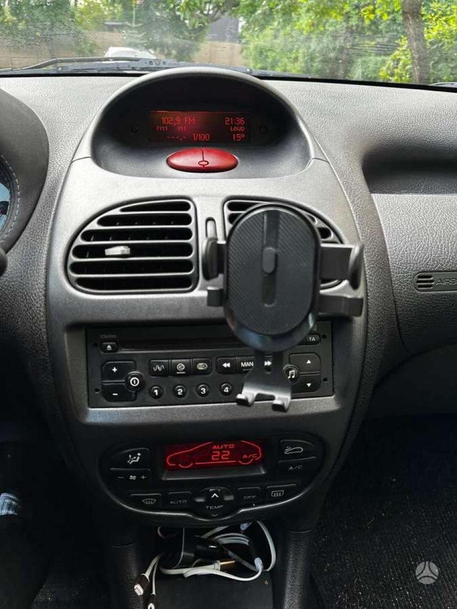 Pelēks Peugeot 206 2003 Kauņa, ar dzinēja tilpumu 1.40 L un nobraukumu 286 tūkst. km par 350 €, foto 9 vietnē AUTOMOTO.COM.LV