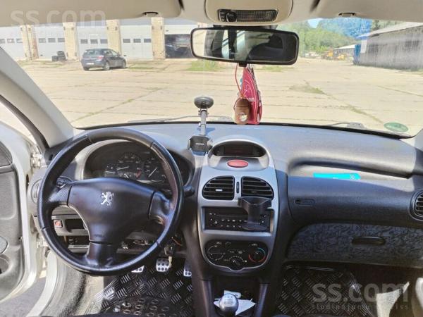 Серый Пежо 206 2003 в Добеле, объемом двигателя 1.60 л и пробегом 0 тыс. км за 950 €, фото 5 на AUTOMOTO.COM.LV