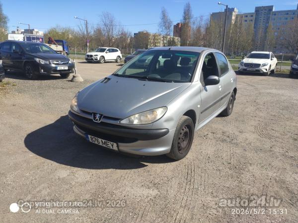 Pelēks Peugeot 206 2004 Tallina, ar dzinēja tilpumu 1.40 L un nobraukumu 137 tūkst. km par 500 €, foto 1 vietnē AUTOMOTO.COM.LV