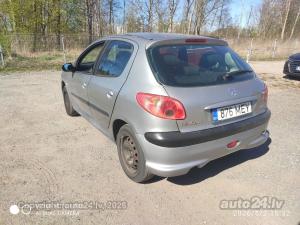 Grey Peugeot 206 2004 in Tallinn, with an engine capacity of 1.40 L and mileage of 137 thousand km for 500 €, photo 6 on AUTOMOTO.COM.LV