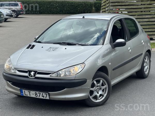 Grey Peugeot 206 2004 in Rezekne, with an engine capacity of 1.40 L and mileage of 232 thousand km for 410 €, photo 1 on AUTOMOTO.COM.LV