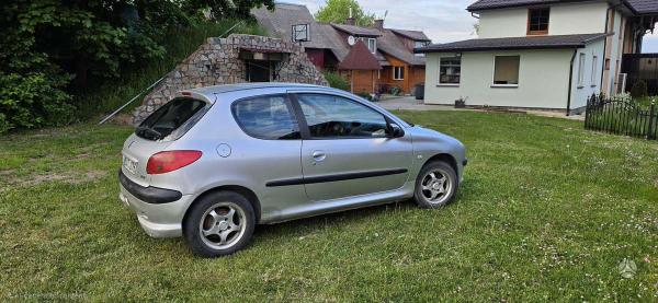 Pelēks Peugeot 206 2005 Mažeikiai, ar dzinēja tilpumu 1.12 L un nobraukumu 116 tūkst. km par 800 €, foto 5 vietnē AUTOMOTO.COM.LV