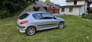 Pelēks Peugeot 206 2005 Mažeikiai, ar dzinēja tilpumu 1.12 L un nobraukumu 116 tūkst. km par 800 €, foto 6 vietnē AUTOMOTO.COM.LV