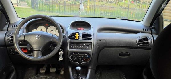 Pelēks Peugeot 206 2005 Mažeikiai, ar dzinēja tilpumu 1.12 L un nobraukumu 116 tūkst. km par 800 €, foto 9 vietnē AUTOMOTO.COM.LV