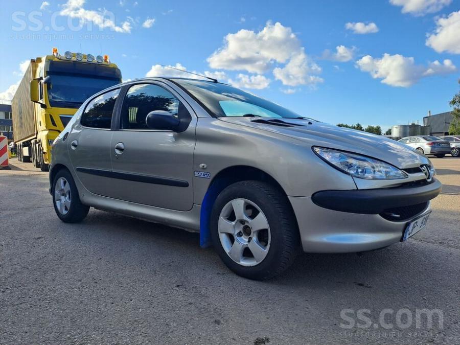 Grey Peugeot 206 2006 in Riga, with an engine capacity of 1.40 L and mileage of 164 thousand km for 1150 €, photo 5 on AUTOMOTO.COM.LV