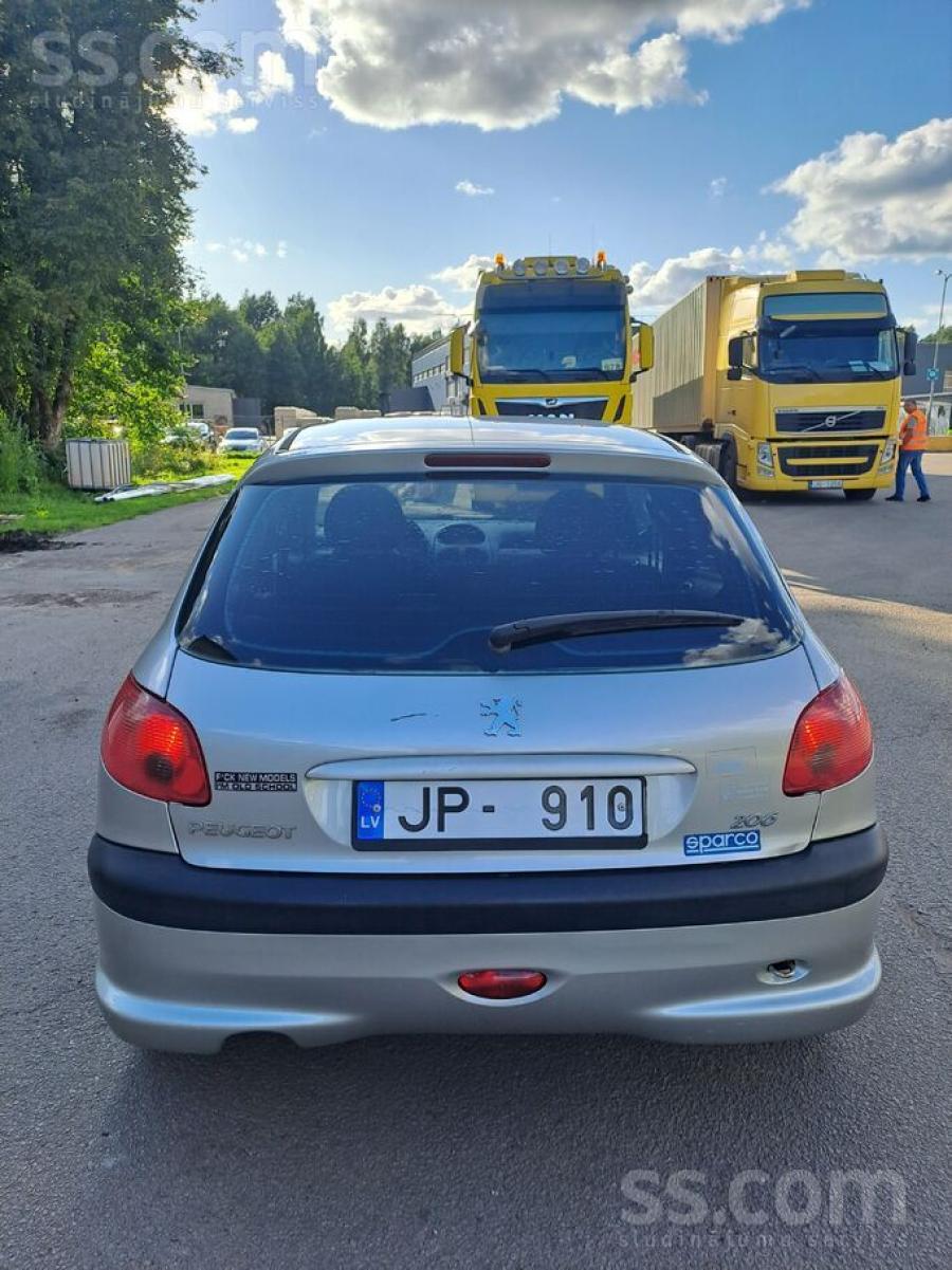 Grey Peugeot 206 2006 in Riga, with an engine capacity of 1.40 L and mileage of 164 thousand km for 1150 €, photo 12 on AUTOMOTO.COM.LV