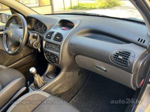 Grey Peugeot 206 2006 in Tallinn, with an engine capacity of 1.40 L and mileage of 137 thousand km for 2400 €, photo 6 on AUTOMOTO.COM.LV