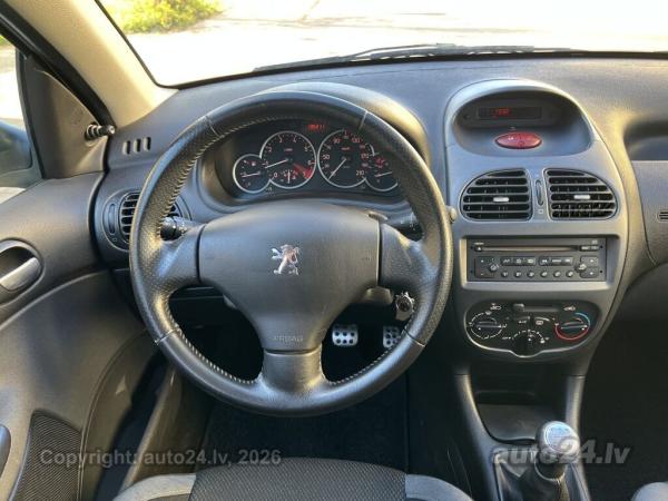 Grey Peugeot 206 2006 in Tallinn, with an engine capacity of 1.40 L and mileage of 137 thousand km for 2400 €, photo 6 on AUTOMOTO.COM.LV