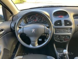 Grey Peugeot 206 2006 in Tallinn, with an engine capacity of 1.40 L and mileage of 137 thousand km for 2400 €, photo 7 on AUTOMOTO.COM.LV