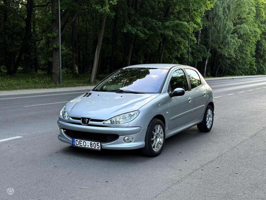 Серый Пежо 206 2006 в Каунас, объемом двигателя 1.36 л и пробегом 78 тыс. км за 2000 €, фото 1 на AUTOMOTO.COM.LV