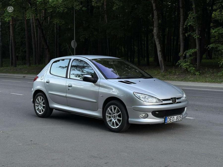 Серый Пежо 206 2006 в Каунас, объемом двигателя 1.36 л и пробегом 78 тыс. км за 2000 €, фото 8 на AUTOMOTO.COM.LV