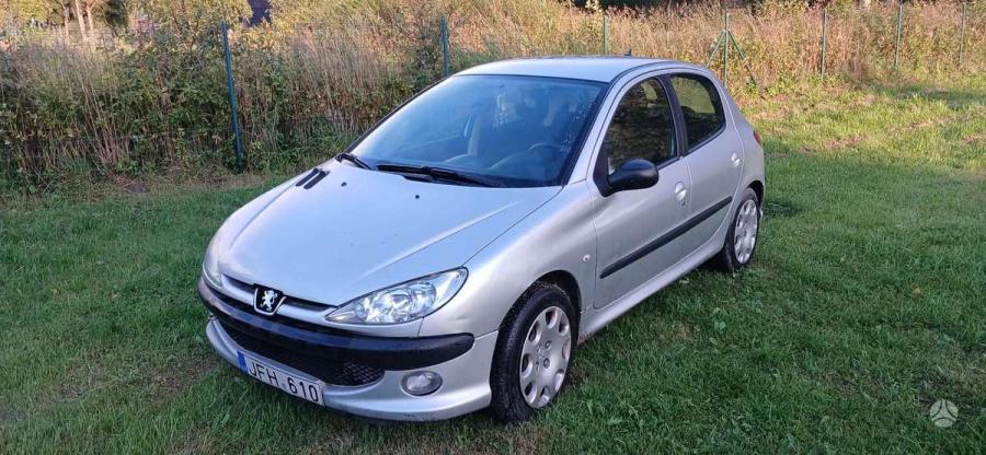 Grey Peugeot 206 2007 in Vilnius, with an engine capacity of 1.40 L and mileage of 320 thousand km for 500 €, photo 3 on AUTOMOTO.COM.LV