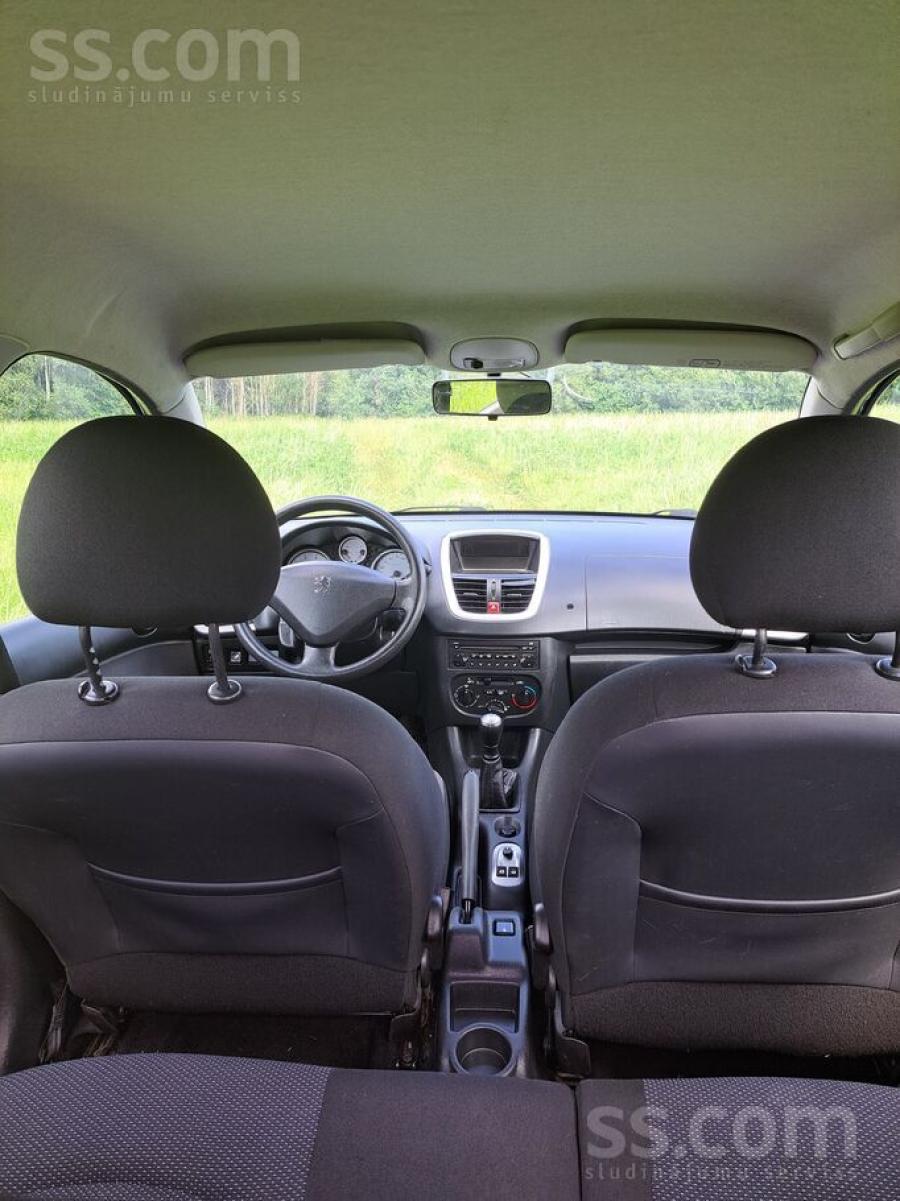 Pelēks Peugeot 206 2009 Daugavpils, ar dzinēja tilpumu 1.40 L un nobraukumu 142 tūkst. km par 3000 €, foto 4 vietnē AUTOMOTO.COM.LV