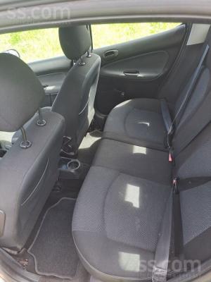 Pelēks Peugeot 206 2009 Daugavpils, ar dzinēja tilpumu 1.40 L un nobraukumu 142 tūkst. km par 3000 €, foto 5 vietnē AUTOMOTO.COM.LV