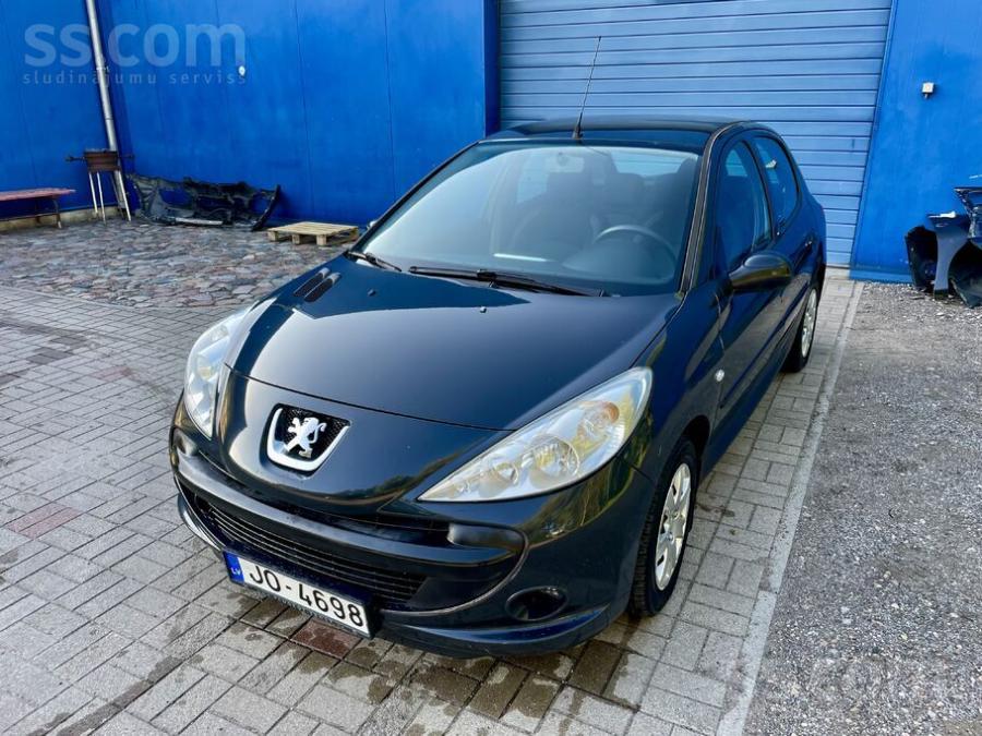 Pelēks Peugeot 206 2009 Liepāja, ar dzinēja tilpumu 1.10 L un nobraukumu 171 tūkst. km par 1590 €, foto 1 vietnē AUTOMOTO.COM.LV