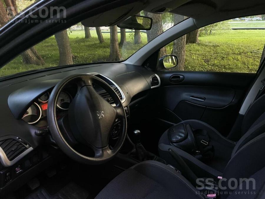 Pelēks Peugeot 206 2009 Liepāja, ar dzinēja tilpumu 1.10 L un nobraukumu 171 tūkst. km par 1400 €, foto 6 vietnē AUTOMOTO.COM.LV