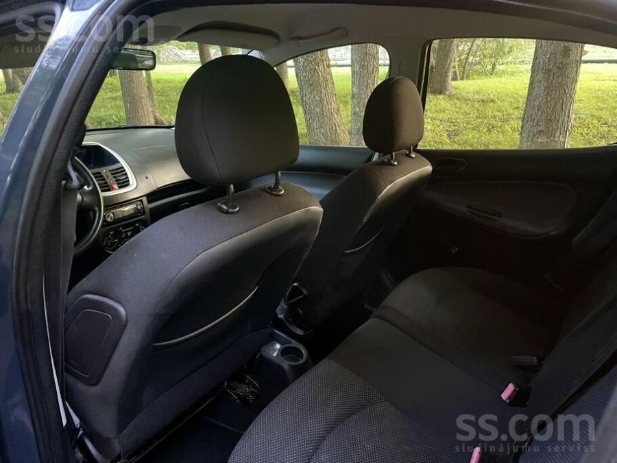 Pelēks Peugeot 206 2009 Liepāja, ar dzinēja tilpumu 1.10 L un nobraukumu 171 tūkst. km par 1400 €, foto 8 vietnē AUTOMOTO.COM.LV