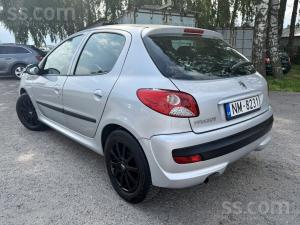 Pelēks Peugeot 206 2010 Rīga, ar dzinēja tilpumu 1.10 L un nobraukumu 0 tūkst. km par 2650 €, foto 4 vietnē AUTOMOTO.COM.LV