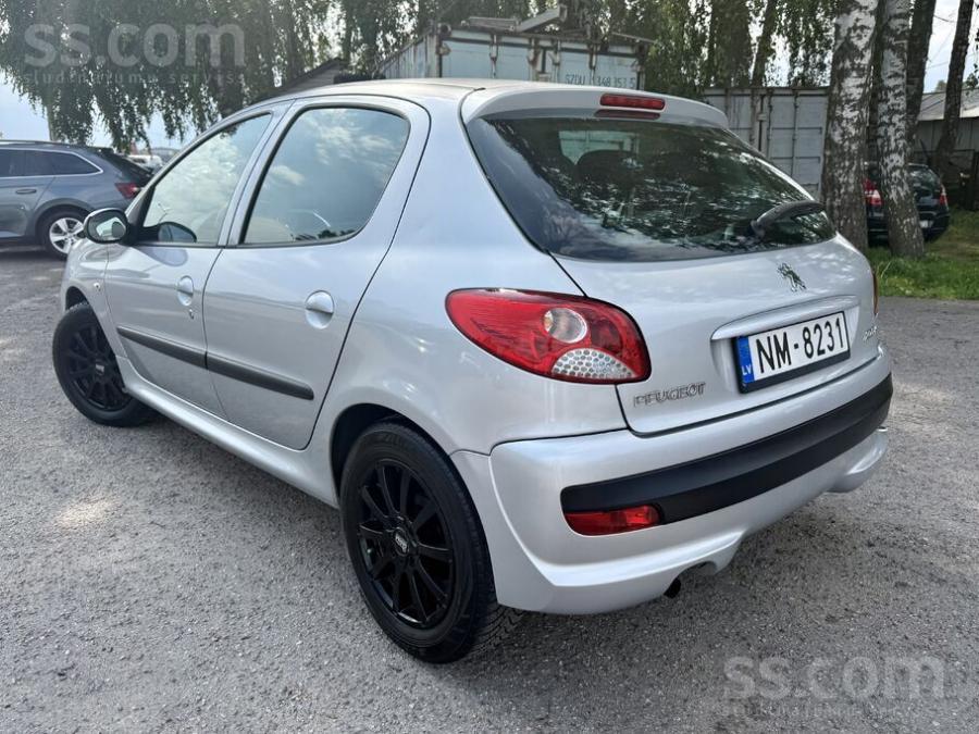Pelēks Peugeot 206 2010 Rīga, ar dzinēja tilpumu 1.10 L un nobraukumu 0 tūkst. km par 2650 €, foto 4 vietnē AUTOMOTO.COM.LV