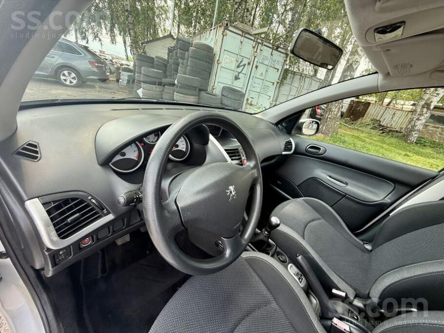 Pelēks Peugeot 206 2010 Rīga, ar dzinēja tilpumu 1.10 L un nobraukumu 0 tūkst. km par 2650 €, foto 12 vietnē AUTOMOTO.COM.LV