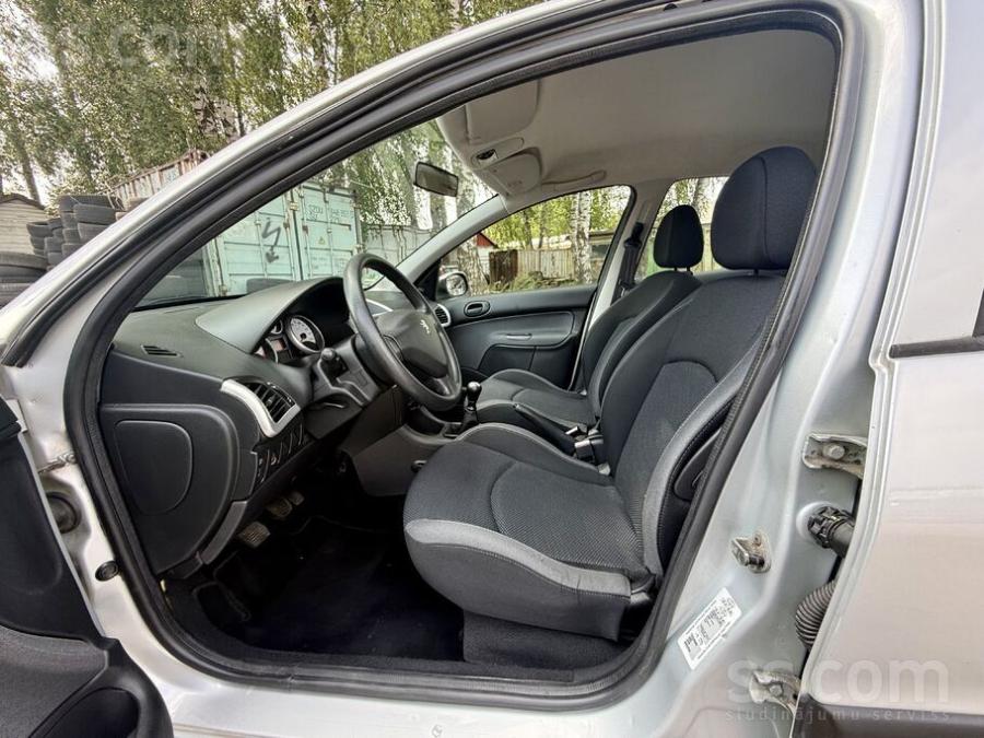 Pelēks Peugeot 206 2010 Rīga, ar dzinēja tilpumu 1.10 L un nobraukumu 0 tūkst. km par 2650 €, foto 13 vietnē AUTOMOTO.COM.LV