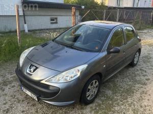 Grey Peugeot 206 2010 in Riga, with an engine capacity of 1.40 L and mileage of 118 thousand km for 2500 €, photo 5 on AUTOMOTO.COM.LV