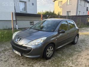 Grey Peugeot 206 2010 in Riga, with an engine capacity of 1.40 L and mileage of 118 thousand km for 2500 €, photo 6 on AUTOMOTO.COM.LV