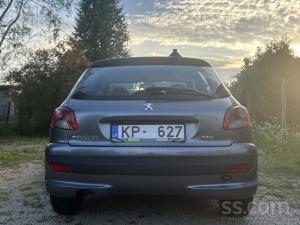 Grey Peugeot 206 2010 in Riga, with an engine capacity of 1.40 L and mileage of 118 thousand km for 2500 €, photo 8 on AUTOMOTO.COM.LV