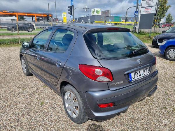 Grey Peugeot 206 2010 in Kaunas, with an engine capacity of 1.40 L and mileage of 173 thousand km for 950 €, photo 4 on AUTOMOTO.COM.LV