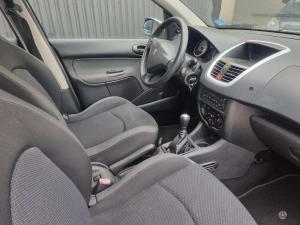 Grey Peugeot 206 2010 in Kaunas, with an engine capacity of 1.40 L and mileage of 173 thousand km for 950 €, photo 6 on AUTOMOTO.COM.LV
