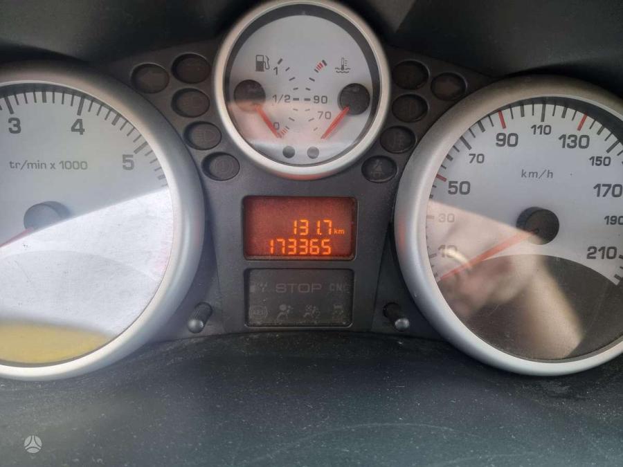 Grey Peugeot 206 2010 in Kaunas, with an engine capacity of 1.40 L and mileage of 173 thousand km for 950 €, photo 7 on AUTOMOTO.COM.LV