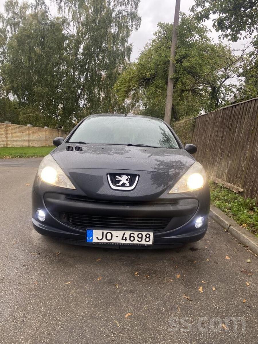Grey Peugeot 206 2009 in Jurmala, with an engine capacity of 1.10 L and mileage of 175 thousand km for 1550 €, photo 1 on AUTOMOTO.COM.LV