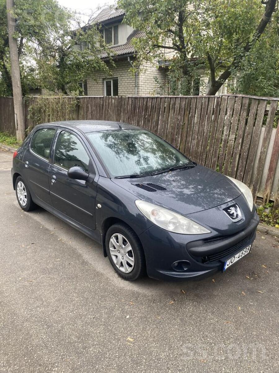 Grey Peugeot 206 2009 in Jurmala, with an engine capacity of 1.10 L and mileage of 175 thousand km for 1550 €, photo 3 on AUTOMOTO.COM.LV