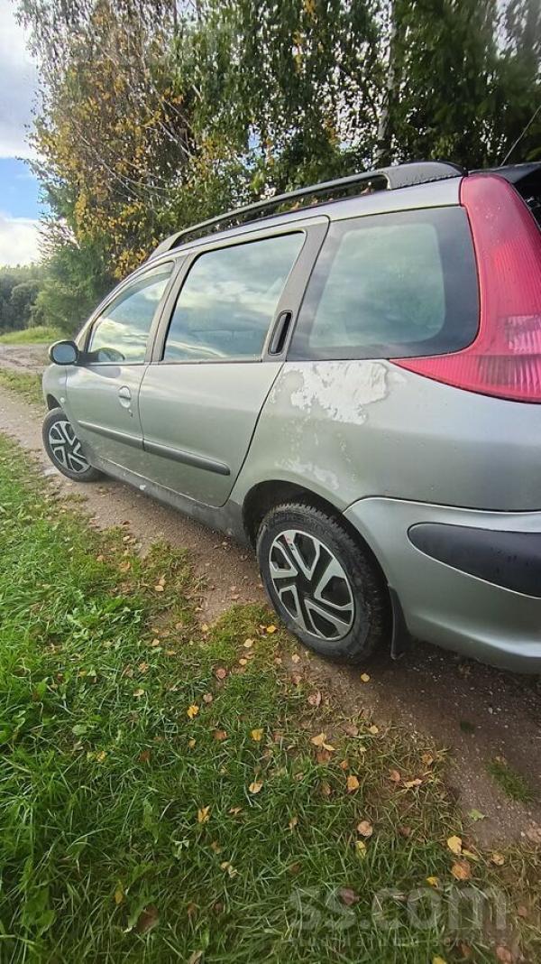 Peugeot 206 2003 Krāslava vietnē Pelēks Peugeot 206 2003 Krāslava, ar dzinēja tilpumu 1.40 L un nobraukumu 211 tūkst. km par 450 €, foto 3 vietnē AUTOMOTO.COM.LV