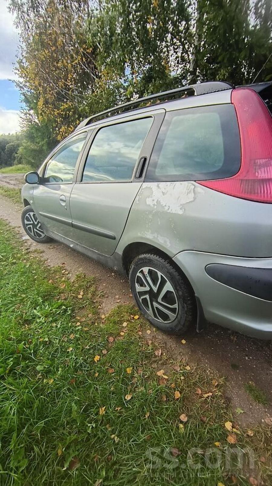 Grey Peugeot 206 2003 in Kraslava, with an engine capacity of 1.40 L and mileage of 211 thousand km for 450 €, photo 3 on AUTOMOTO.COM.LV