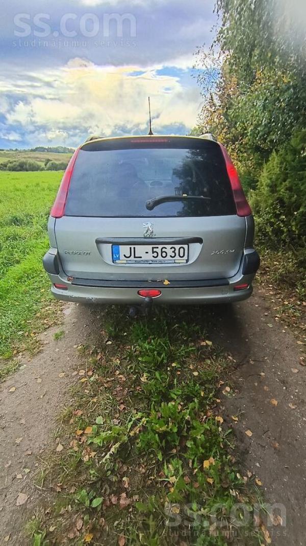 Peugeot 206 2003 Krāslava vietnē Pelēks Peugeot 206 2003 Krāslava, ar dzinēja tilpumu 1.40 L un nobraukumu 211 tūkst. km par 450 €, foto 4 vietnē AUTOMOTO.COM.LV