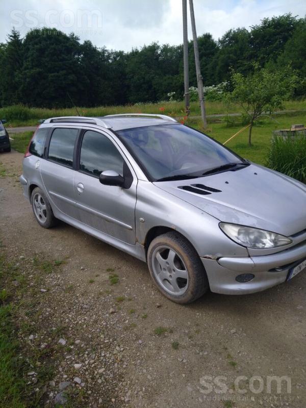 Pelēks Peugeot 206 2005 Rēzekne, ar dzinēja tilpumu 2.00 L un nobraukumu 261 tūkst. km par 750 €, foto 2 vietnē AUTOMOTO.COM.LV