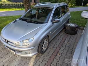 Grey Peugeot 206 2005 in Valmiera, with an engine capacity of 2.00 L and mileage of 420 thousand km for 550 €, photo 3 on AUTOMOTO.COM.LV