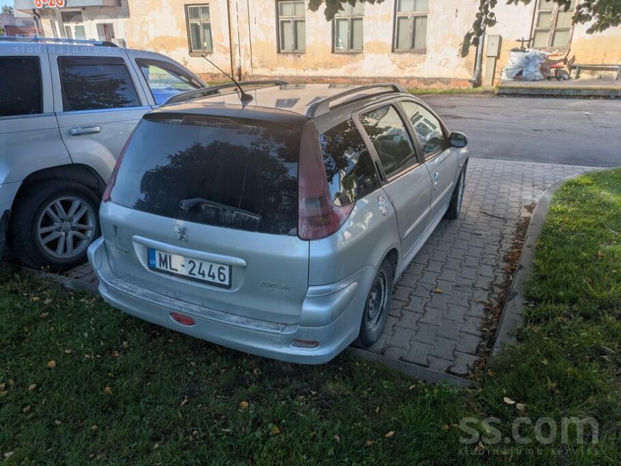 Grey Peugeot 206 2005 in Valmiera, with an engine capacity of 2.00 L and mileage of 420 thousand km for 550 €, photo 5 on AUTOMOTO.COM.LV